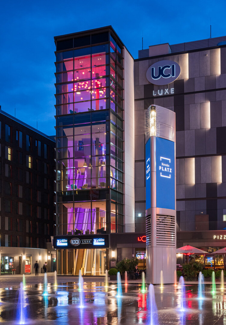 UCI Luxe Mercedes Square